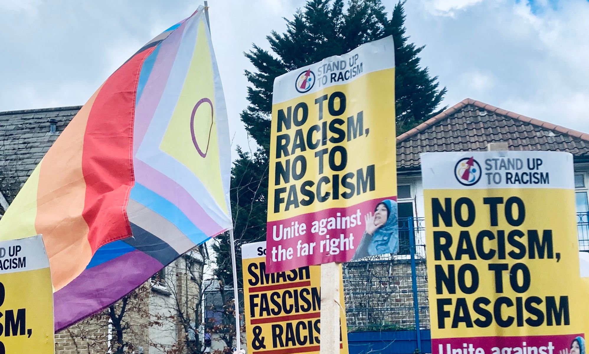 Turning Point UK: Pro-drag crowd outnumbers far-right protest