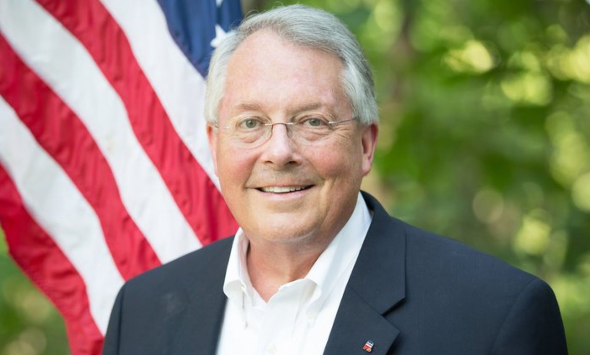 Alabama anti-drag bill 'could criminalise a day at the beach'