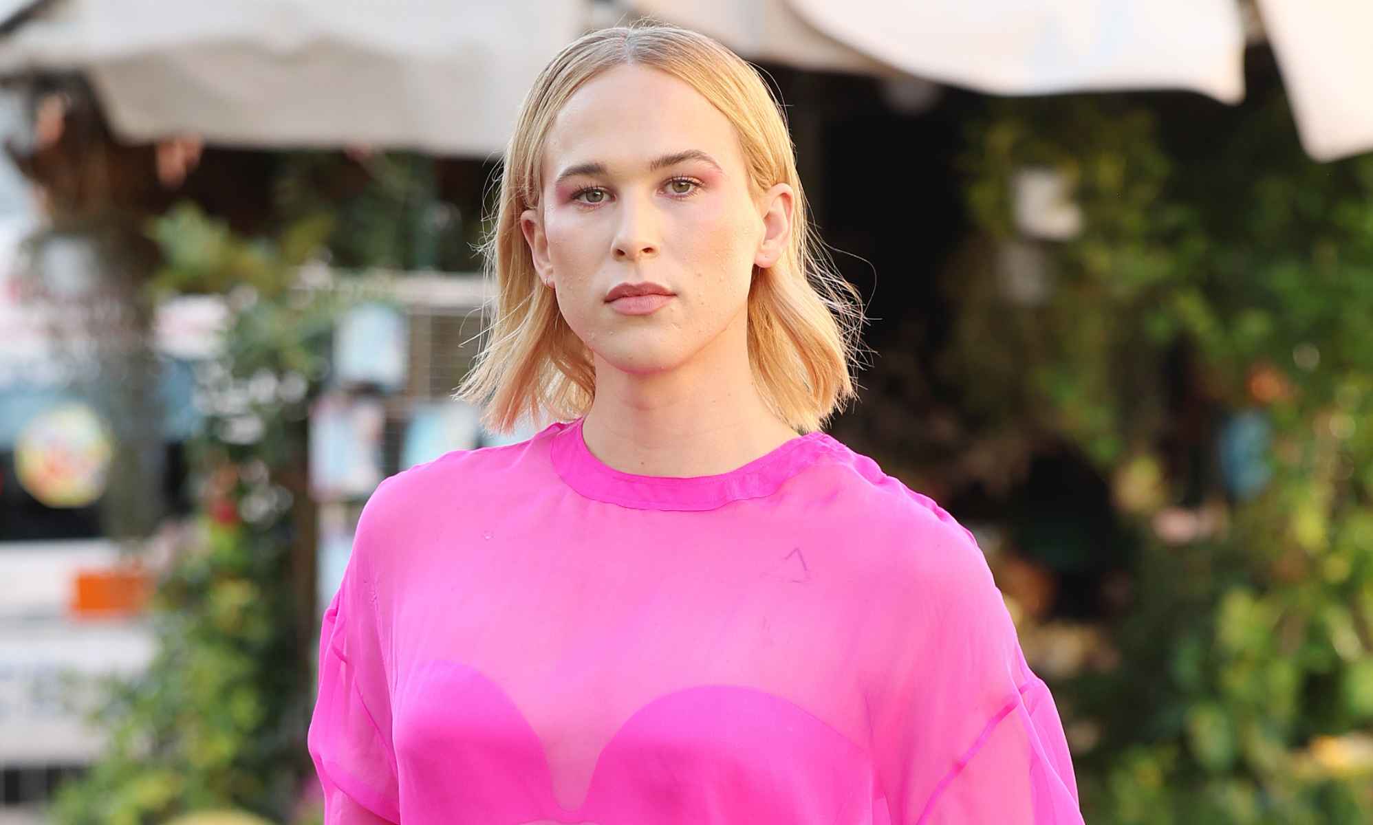 Trans weightlifter breaks records for a second time | PinkNews