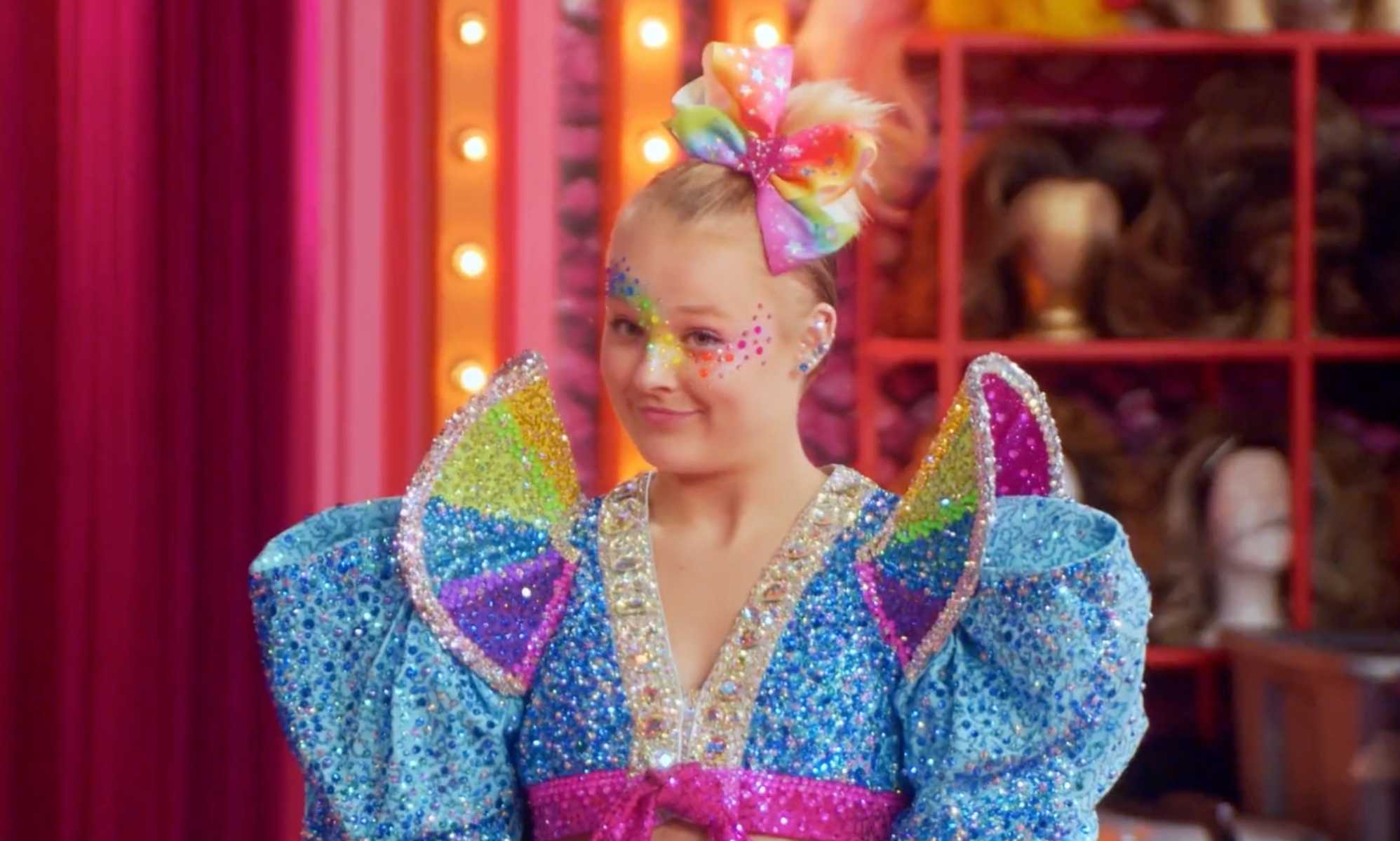 JoJo Siwa trying to get heterosexual kissing scene pulled from her new ...