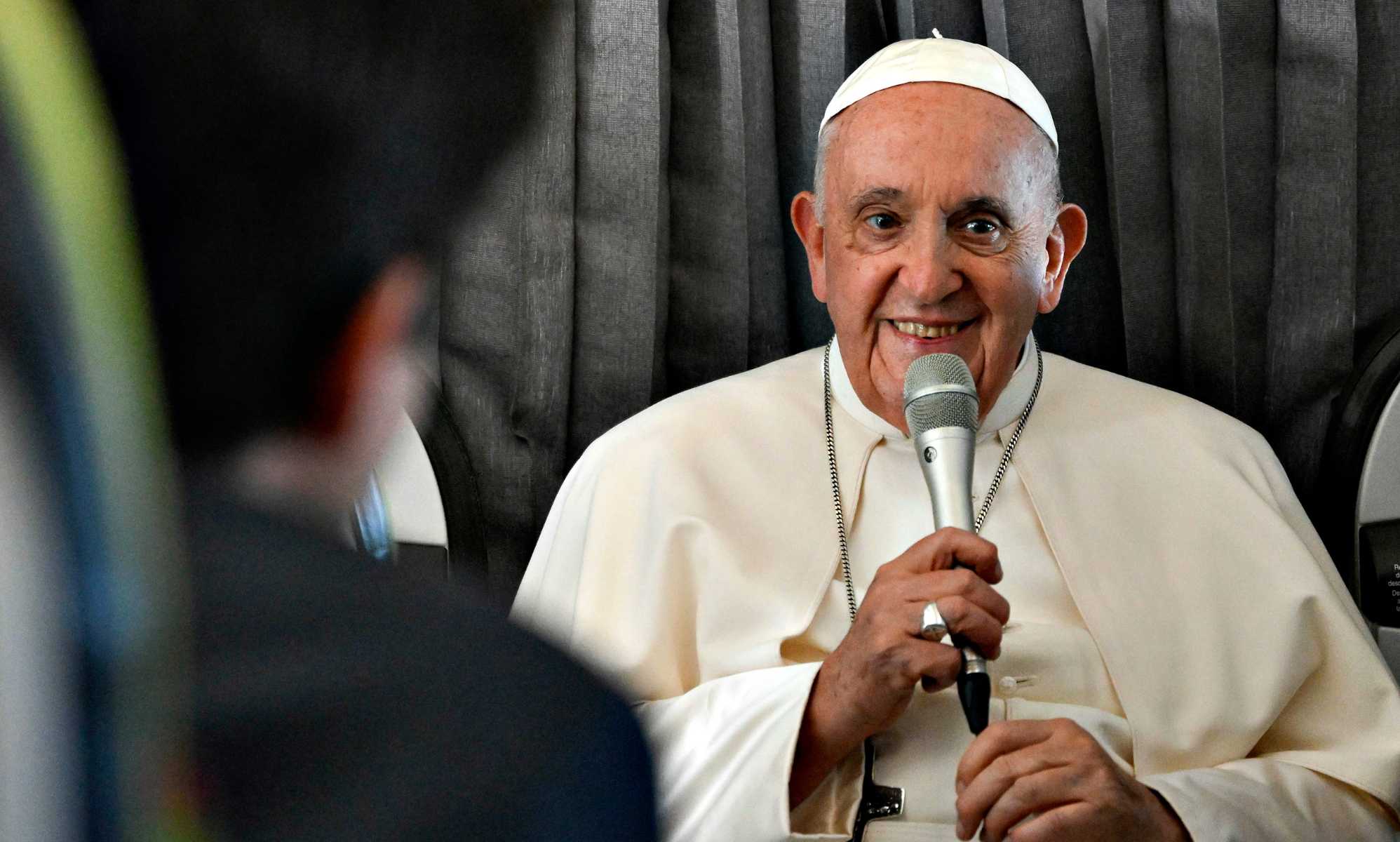 Pope Francis says transgender people can be baptised and godparents