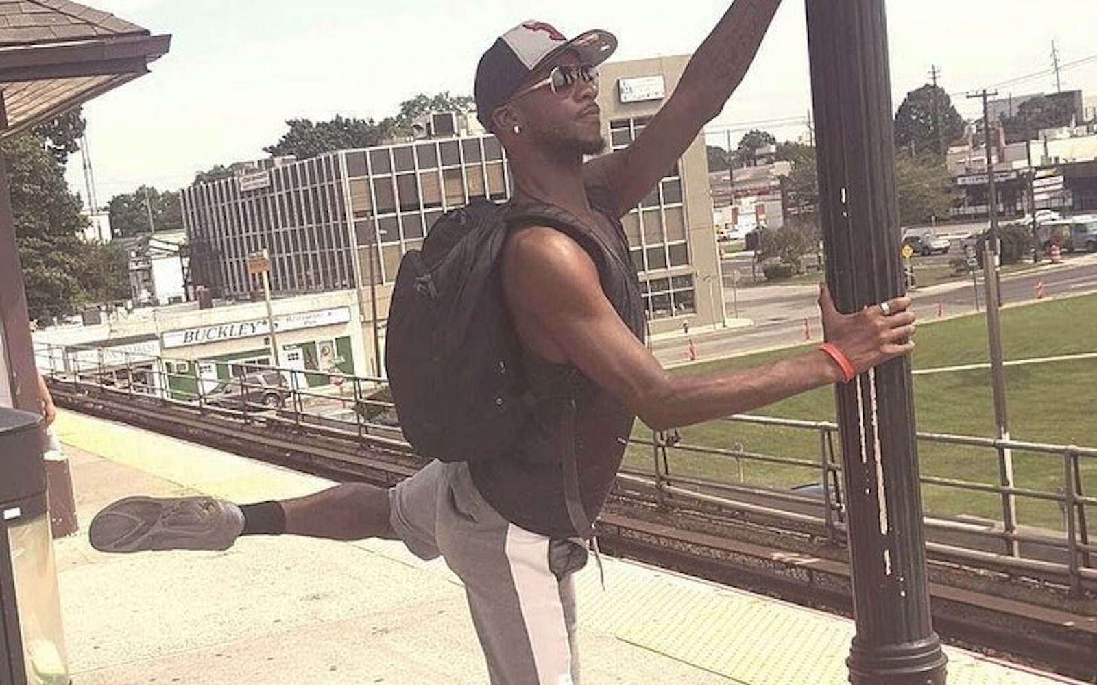 O'Shae Sibley: Police seek 17-year-old after dancer's death