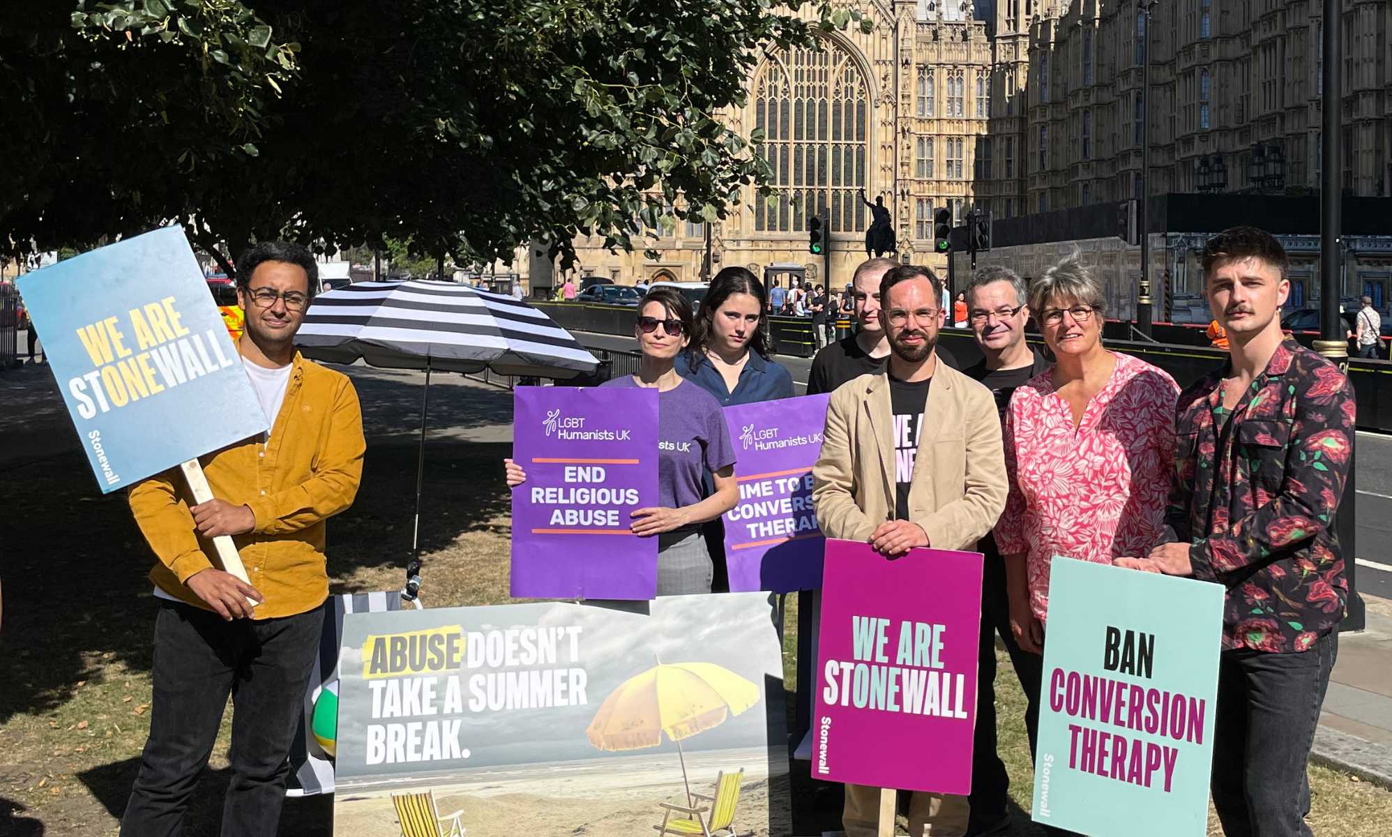 Quakers pledge to stand by British trans people