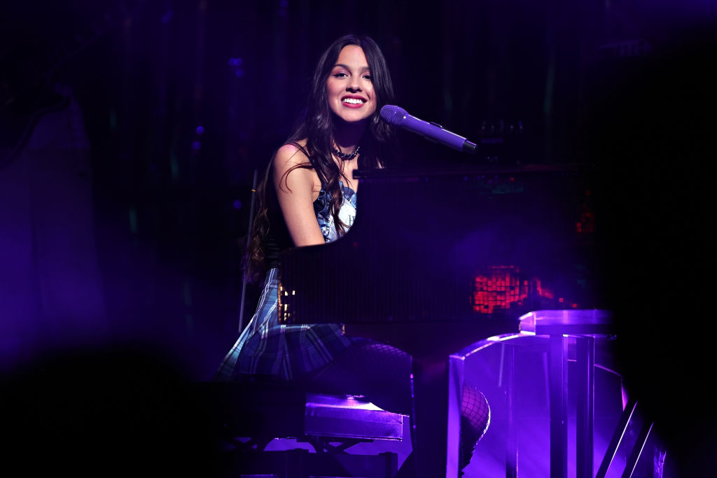 Taylor Swift and Olivia Rodrigo quash feud rumours at MTV VMAs