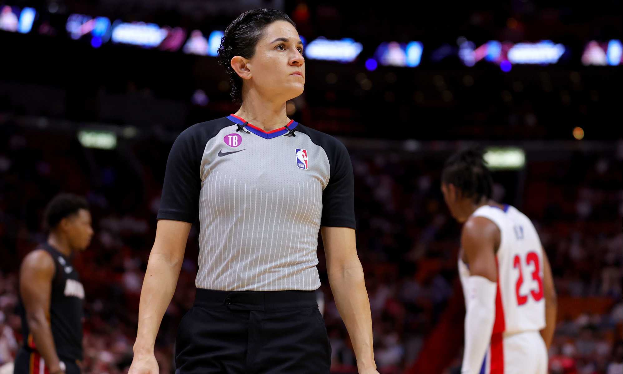 NBA referee Che Flores becomes first non-binary trans ref