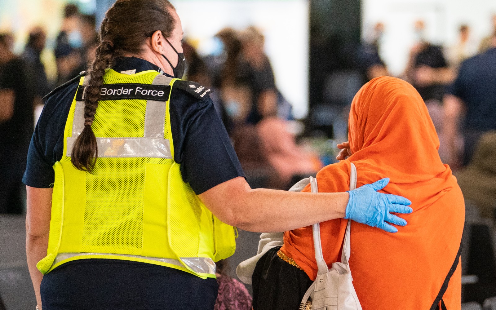 Right-wing press stirs up anger over border force Pride badges