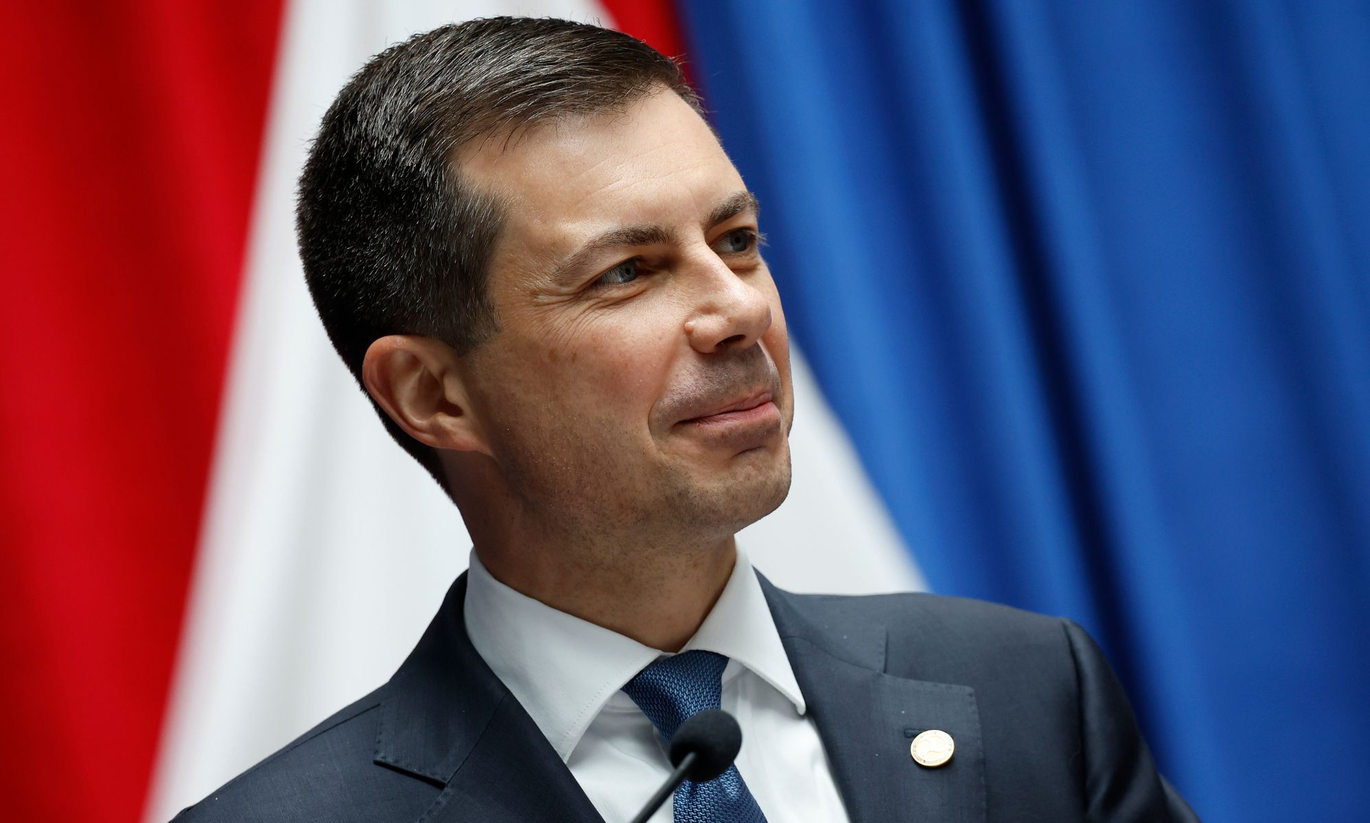'Daddy' Pete Buttigieg works out topless and transports the gays to ...
