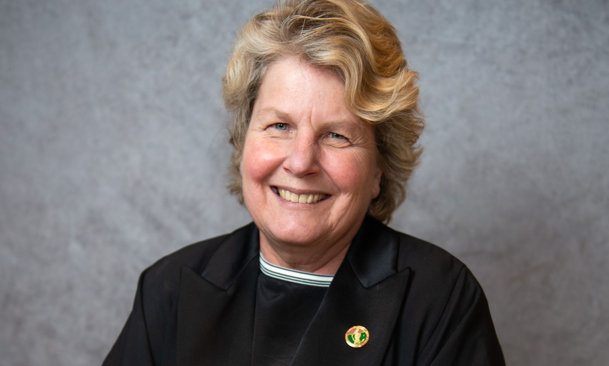 Stephen Fry and Sandi Toksvig want humanist wedding recognition