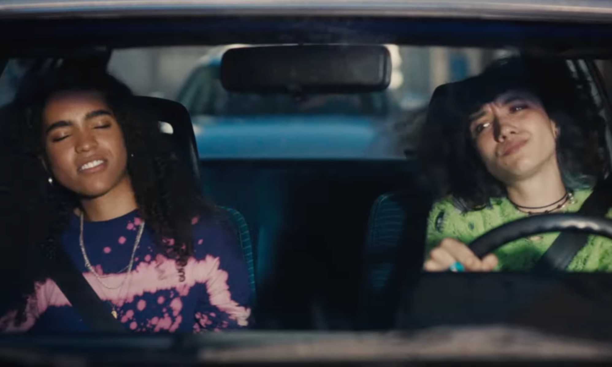 TV advert featuring two women kissing receives mass complaints