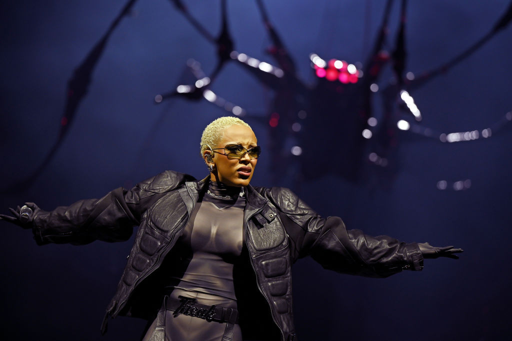 Doja Cat fans troll religious protestors at San Francisco concert