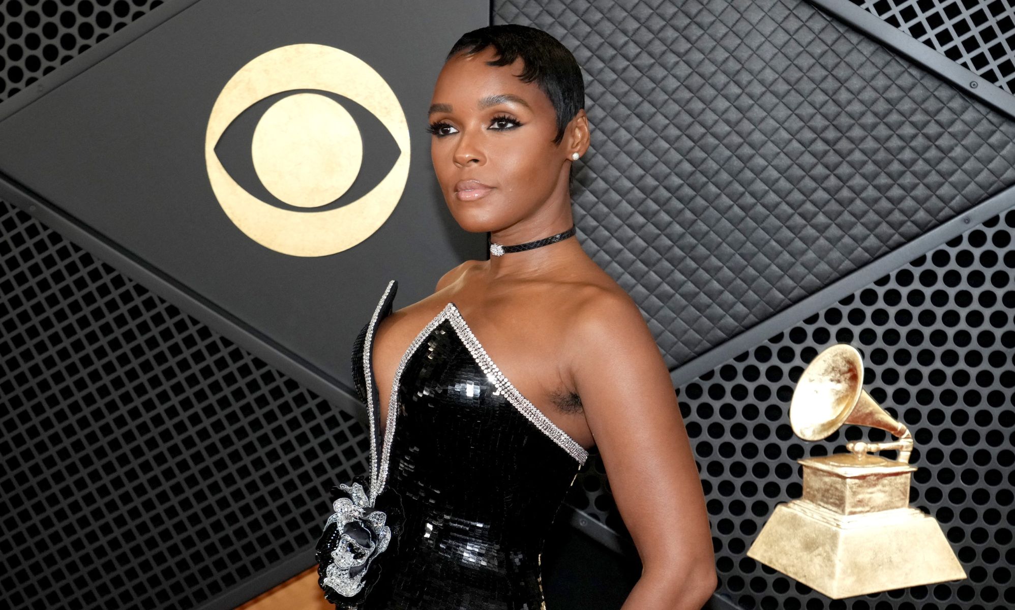 Janelle Monáe denounces 'bully' Trump while accepting award