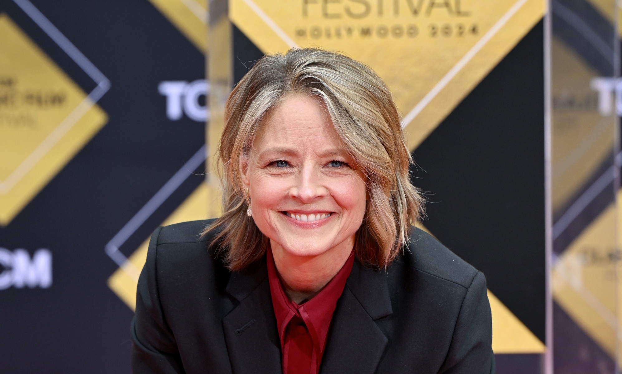Jodie Foster dedicates 2025 Golden Globe win to her wife and sons