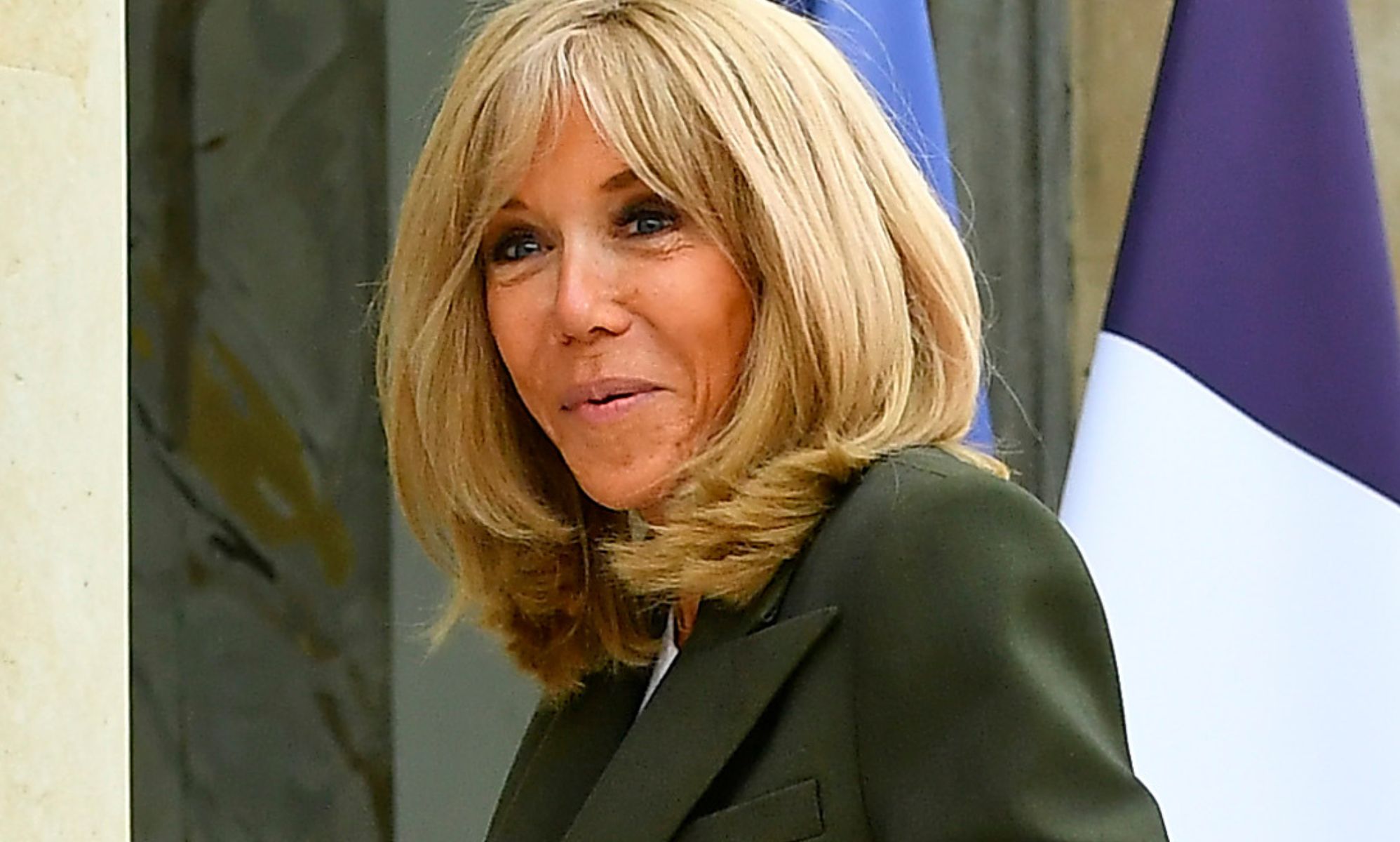 No, French president Emmanuel Macron's wife Brigitte is not trans