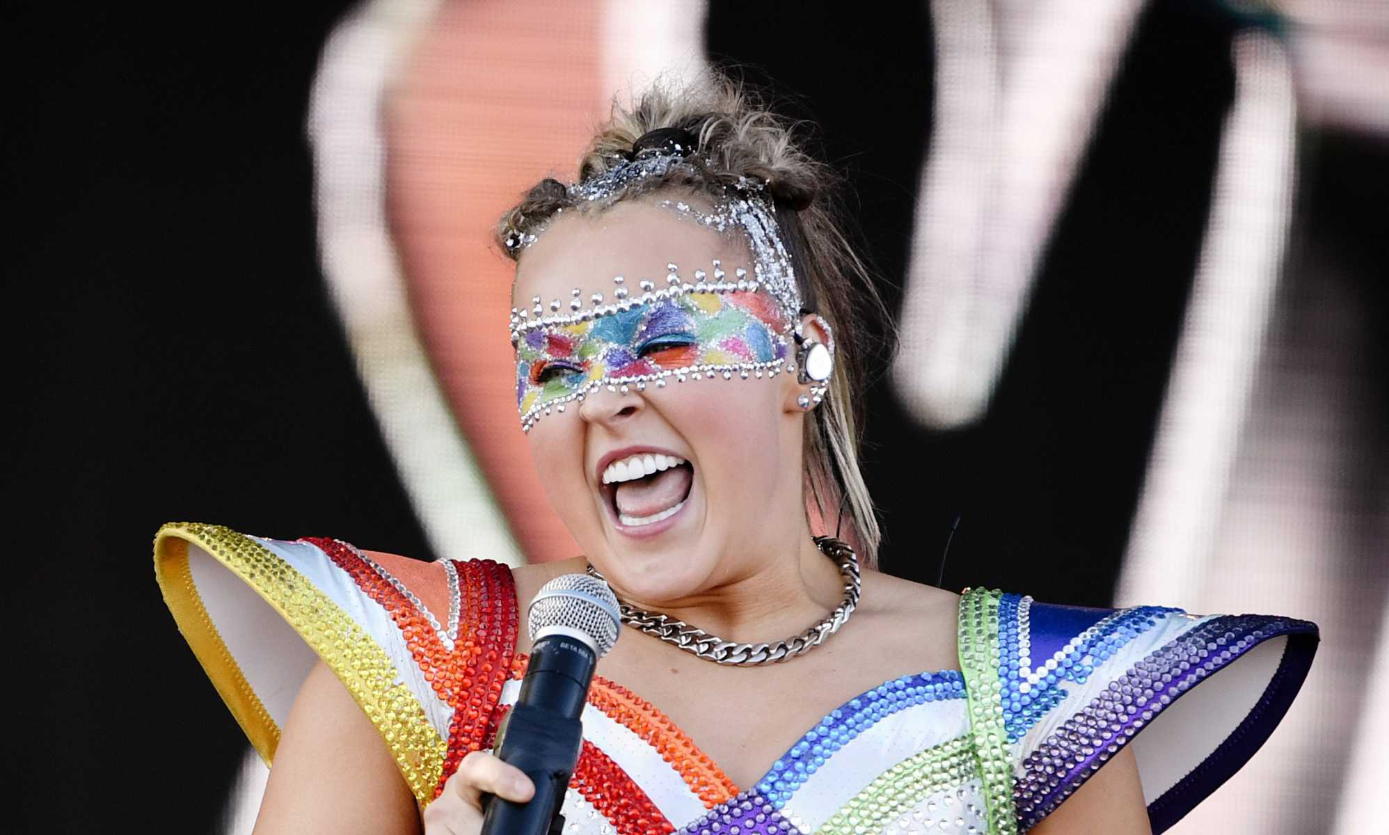 JoJo Siwa transforms in racy new photoshoot for Ladygunn