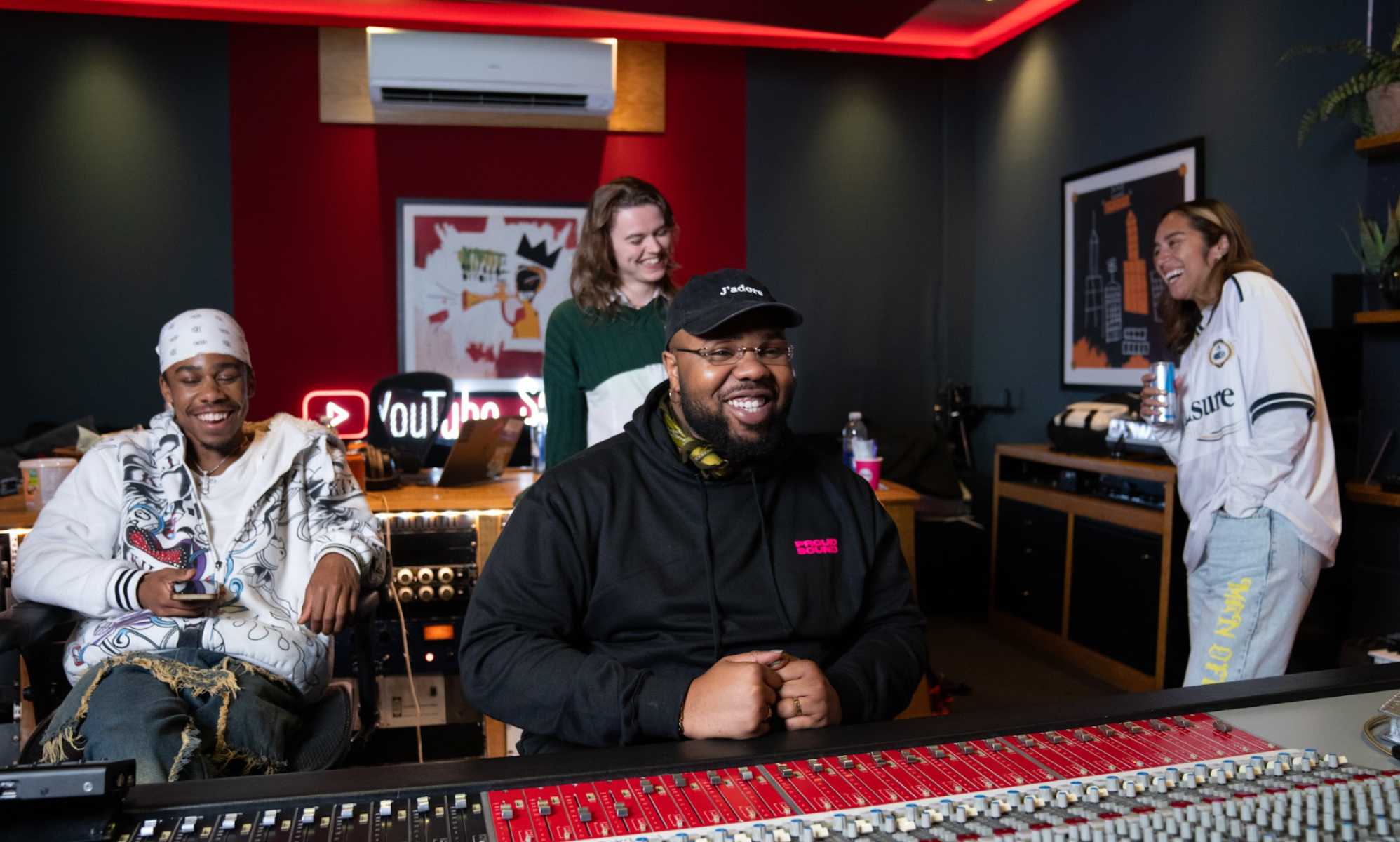 Pedro Pascal pays emotional tribute to co-star Bella Ramsey