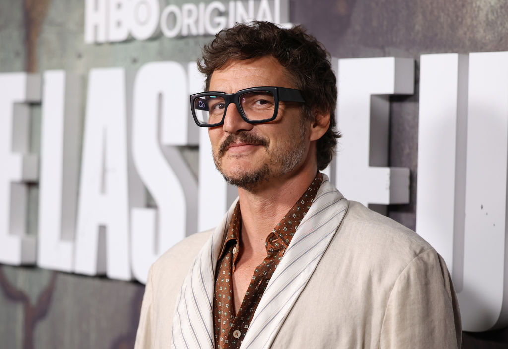 Pedro Pascal spent Christmas reading a feminist book at the beach