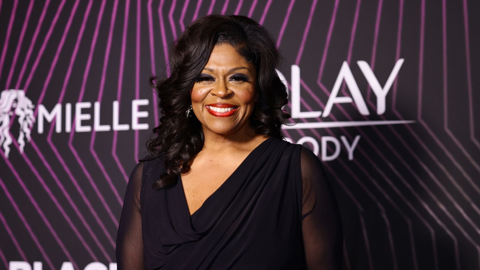 Kim Burrell apologises to LGBT people after calling them 'perverted'
