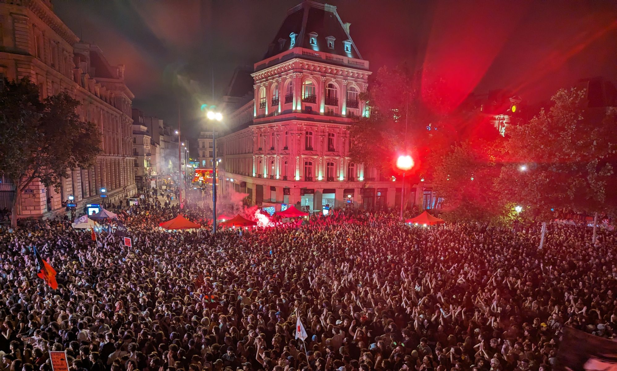 Massive anti-fascist protests break out in Paris | PinkNews