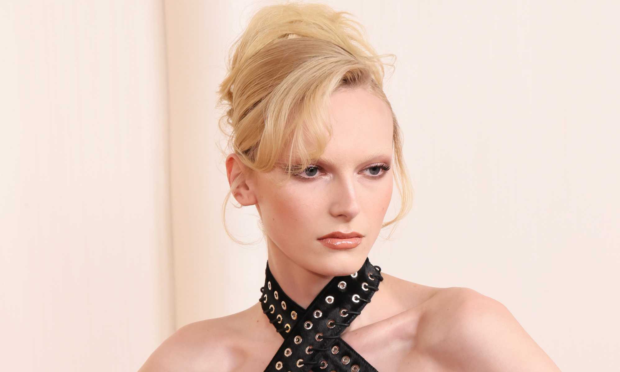 Dylan Mulvaney debuts bleach-blonde look – for real this time