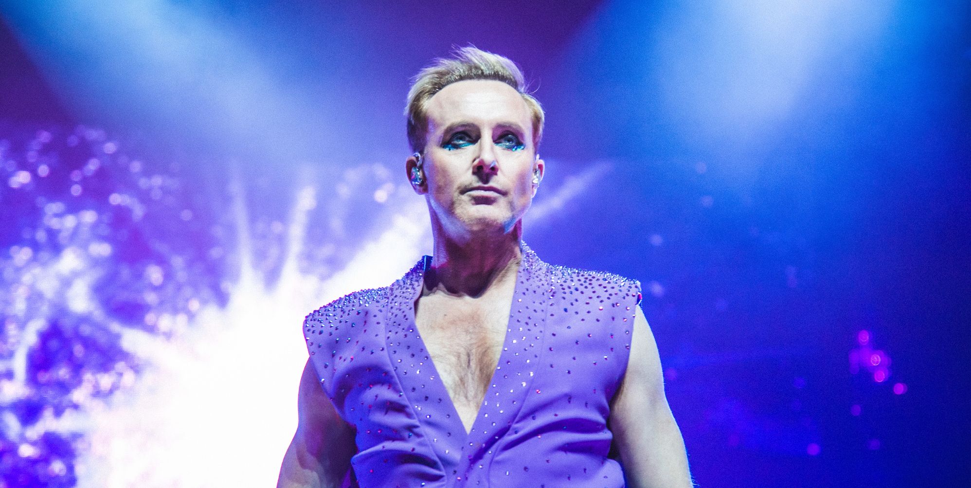 Eight-foot statue of H from Steps to be erected in Wales