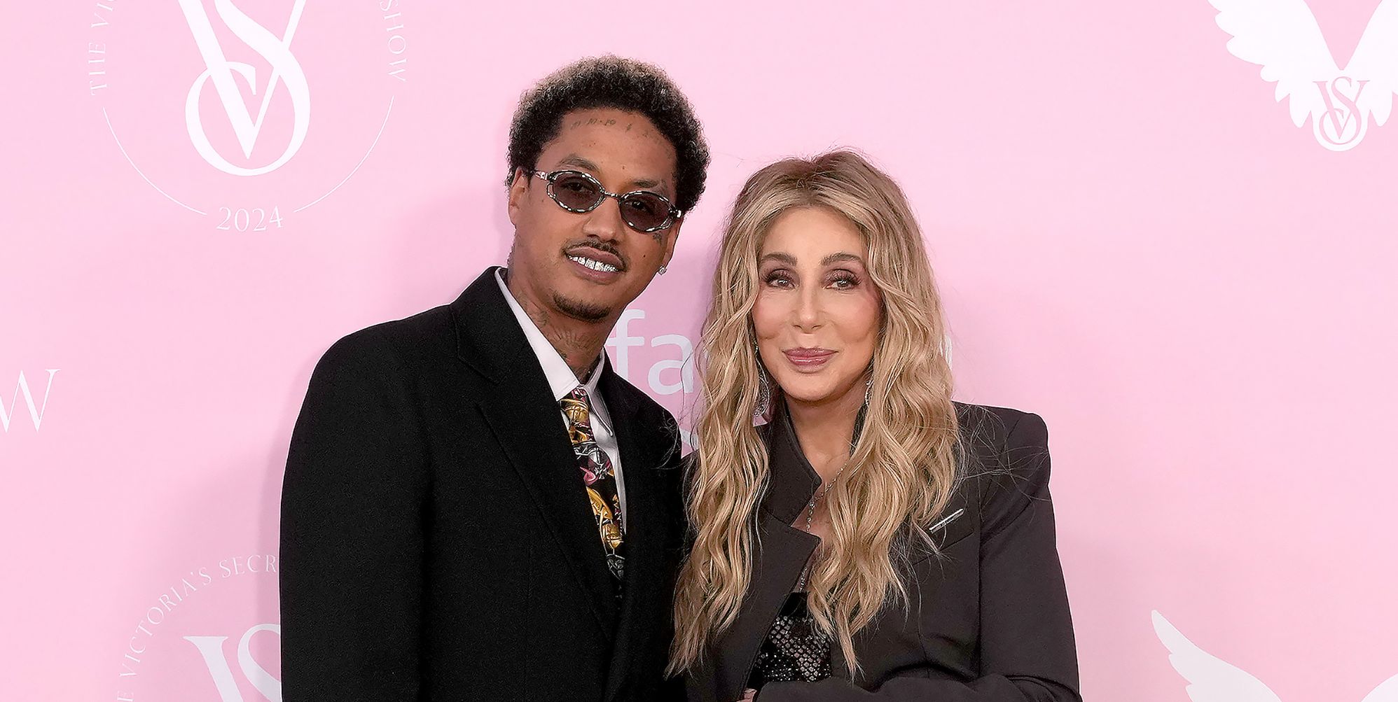 Cher upstages everyone with 'iconic' Victoria's Secret performance