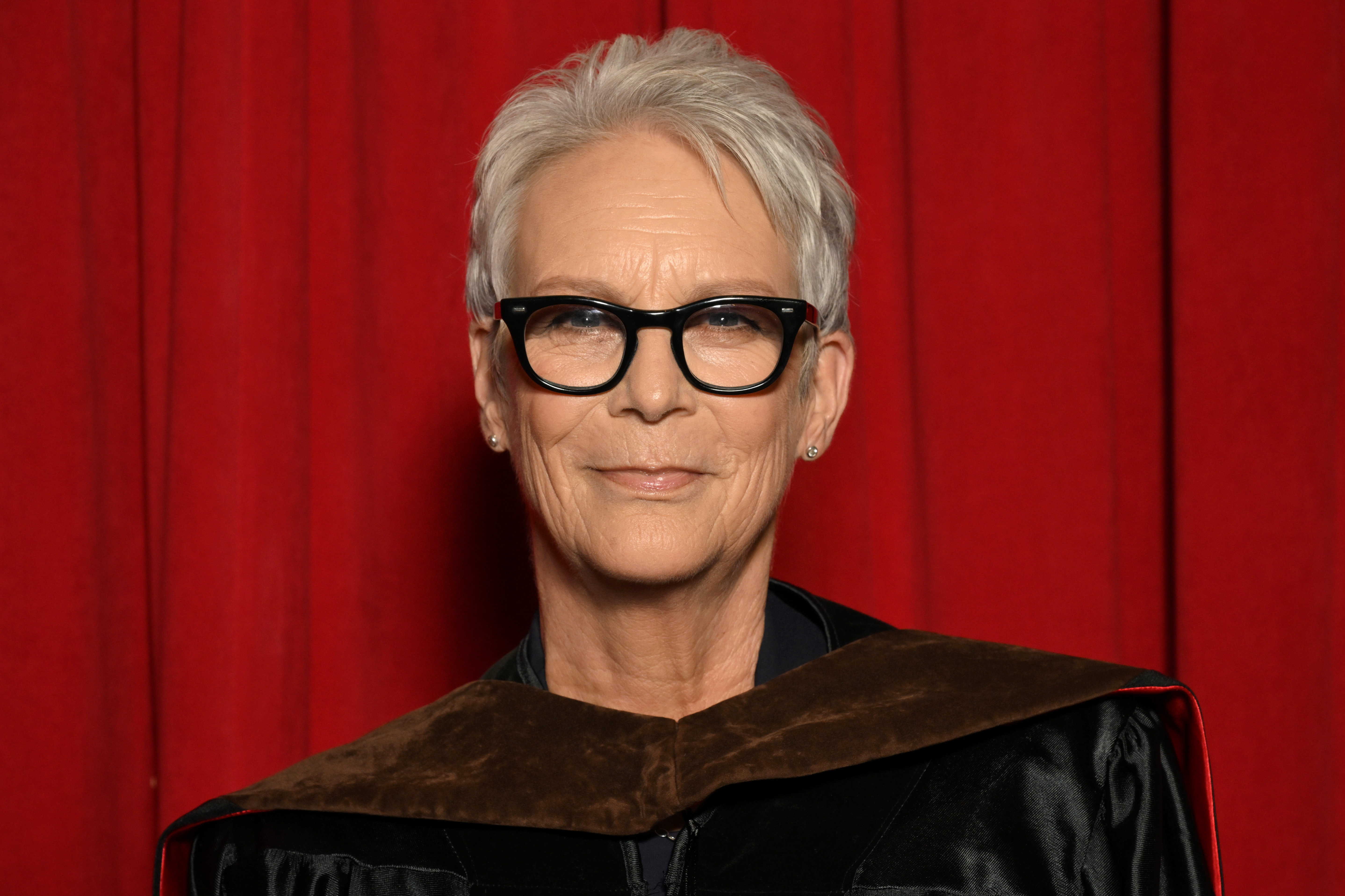 Jamie Lee Curtis pays tribute to husband and daughters | PinkNews