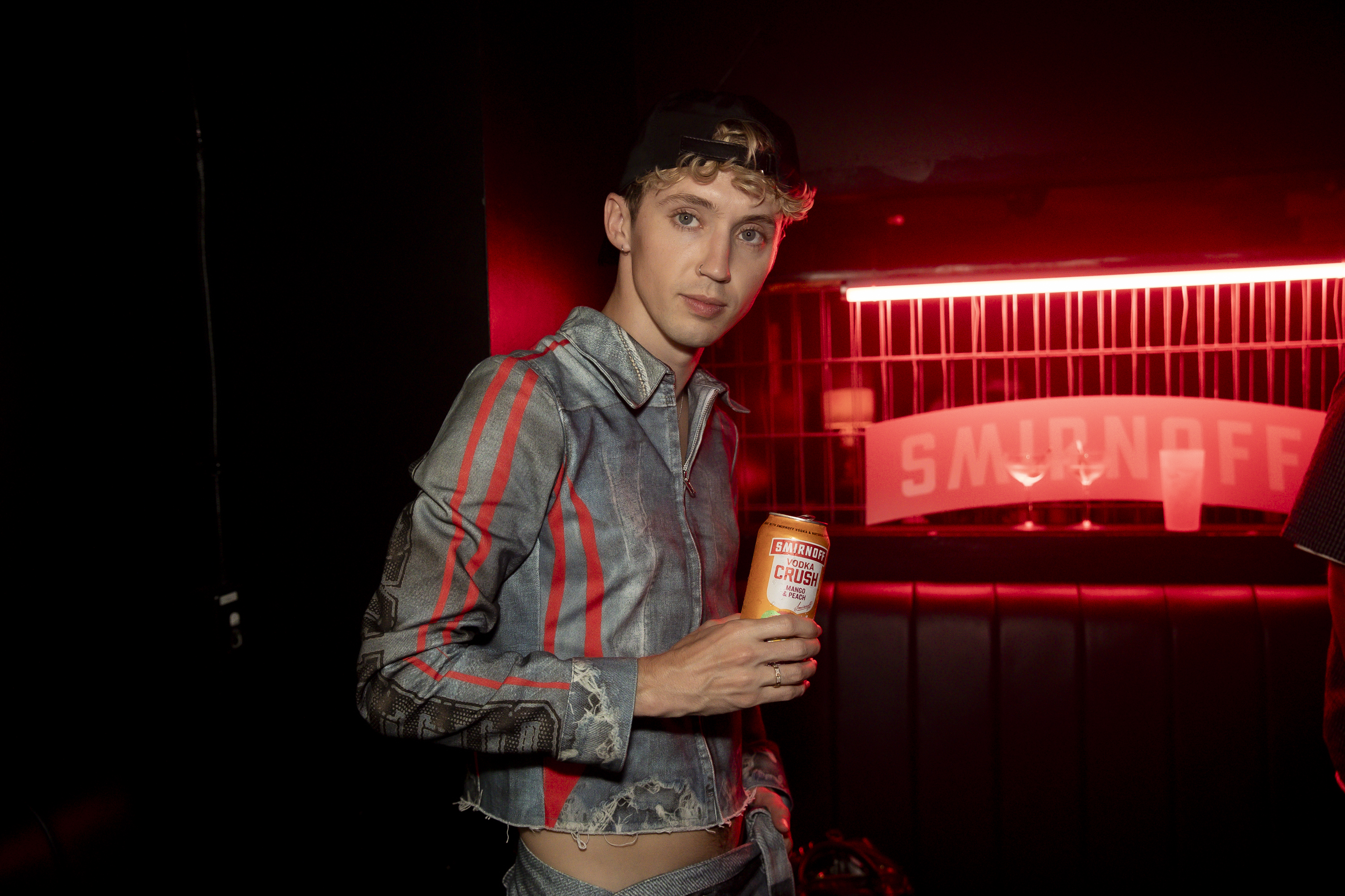 Troye Sivan celebrates his femininity after winning Man of the Year