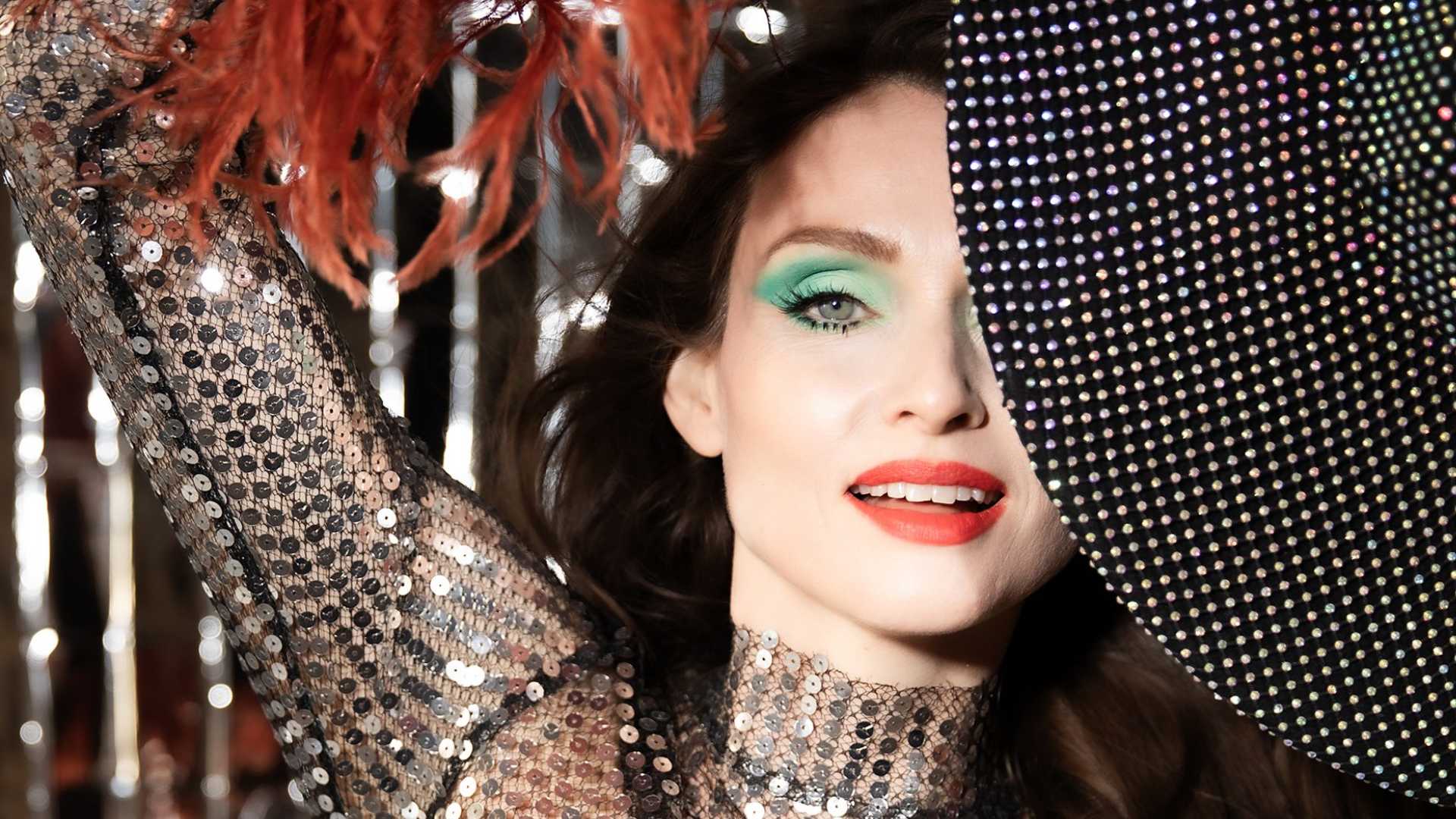 Gay icons Sophie Ellis-Bextor and Jake Shears perform for NYE