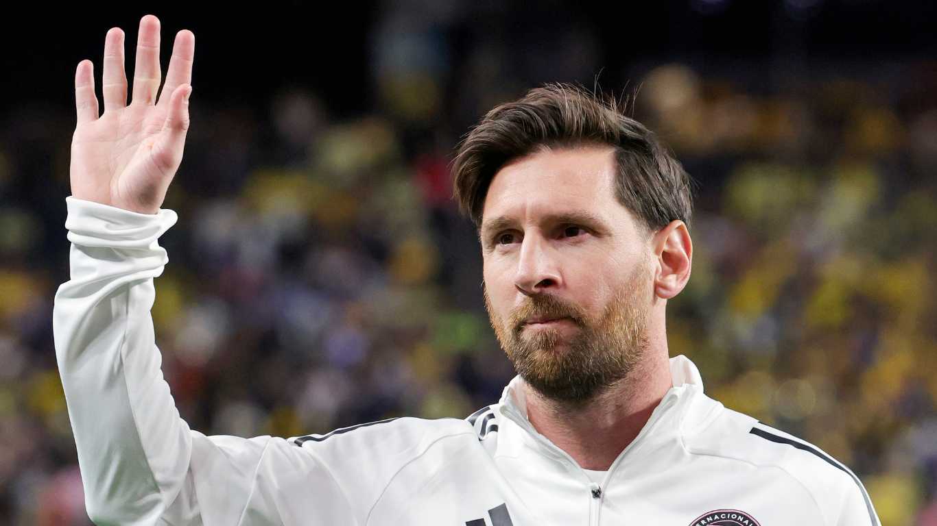 Lionel Messi responds after being taunted with a homophobic slur