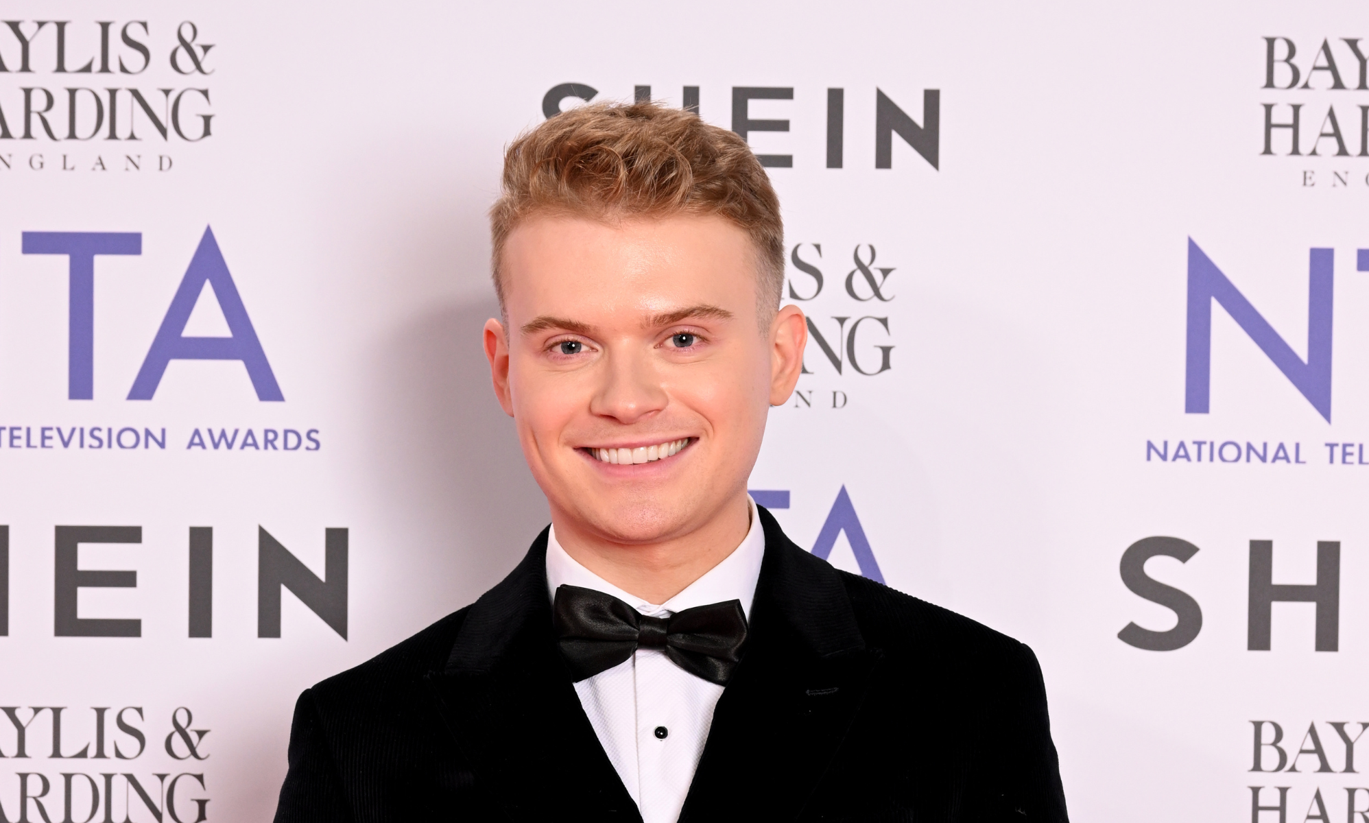 TikTok sensation Rob Anderson talks gay science and touring