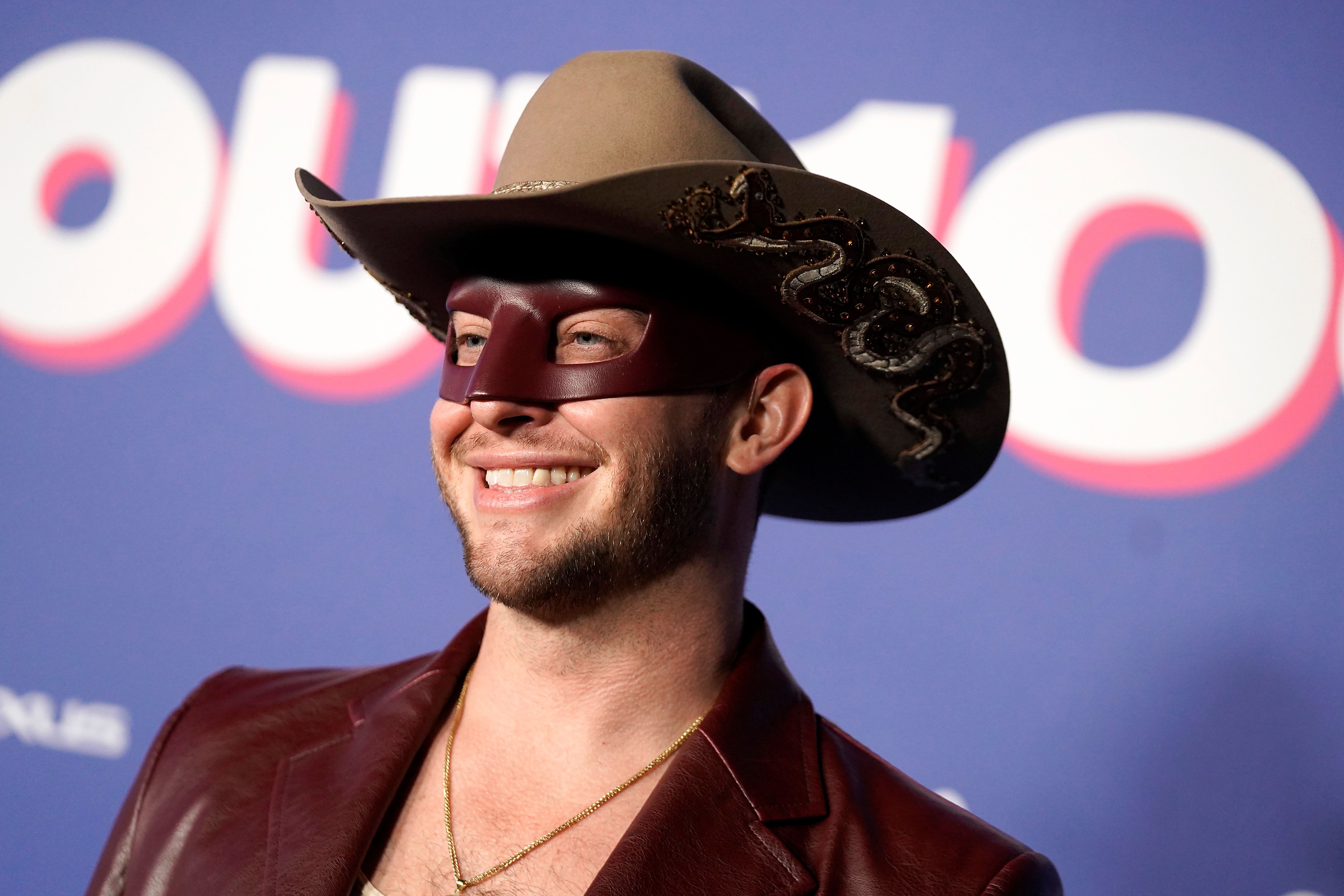 Orville Peck is finally going to show everyone his face | PinkNews