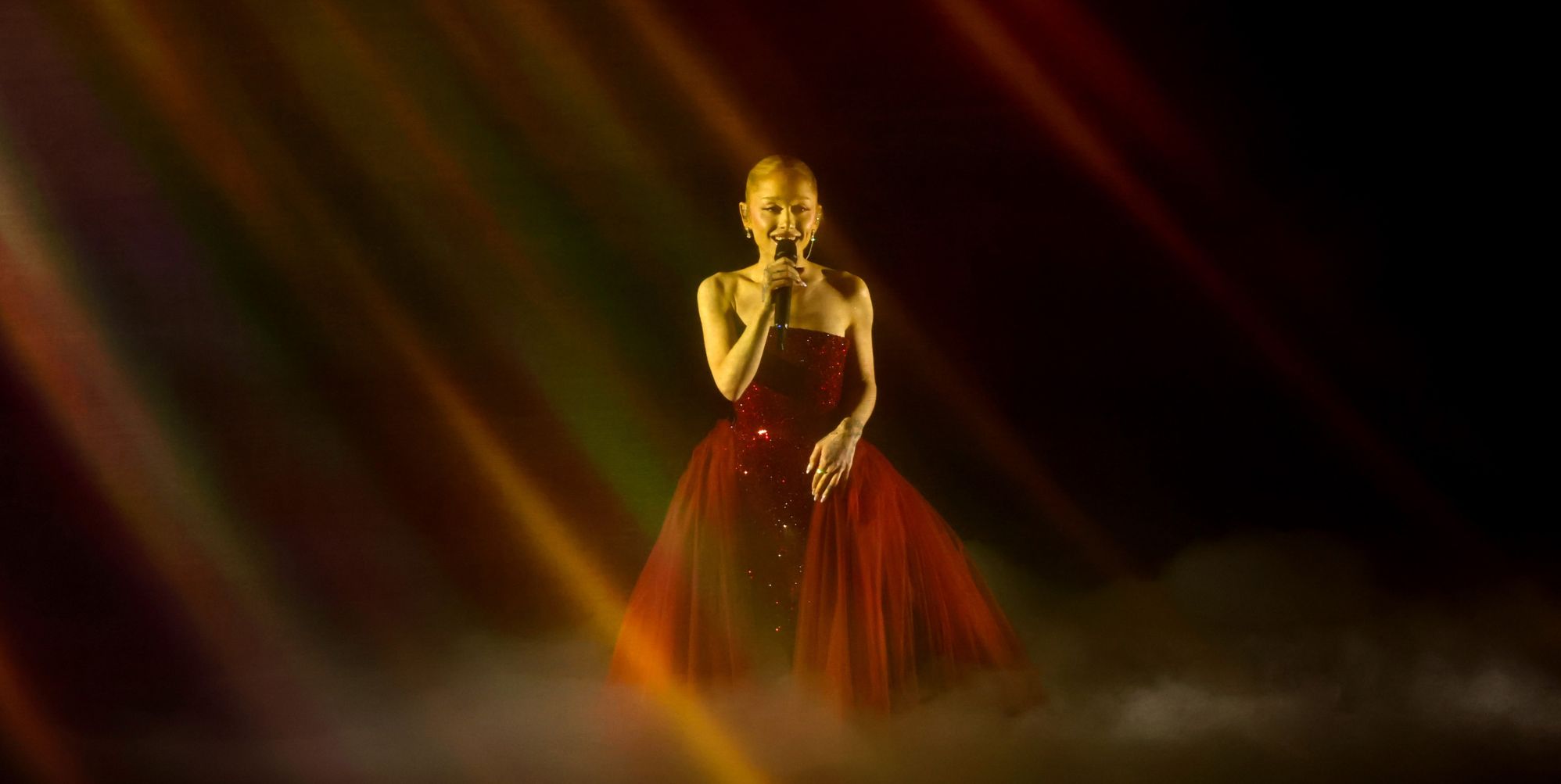 Wicked stars Ariana Grande and Cynthia Erivo open Oscars