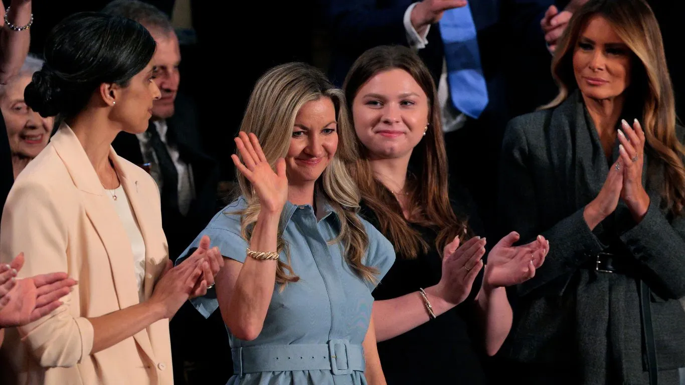 Who is January Littlejohn and was her child really 'secretly transitioned'?