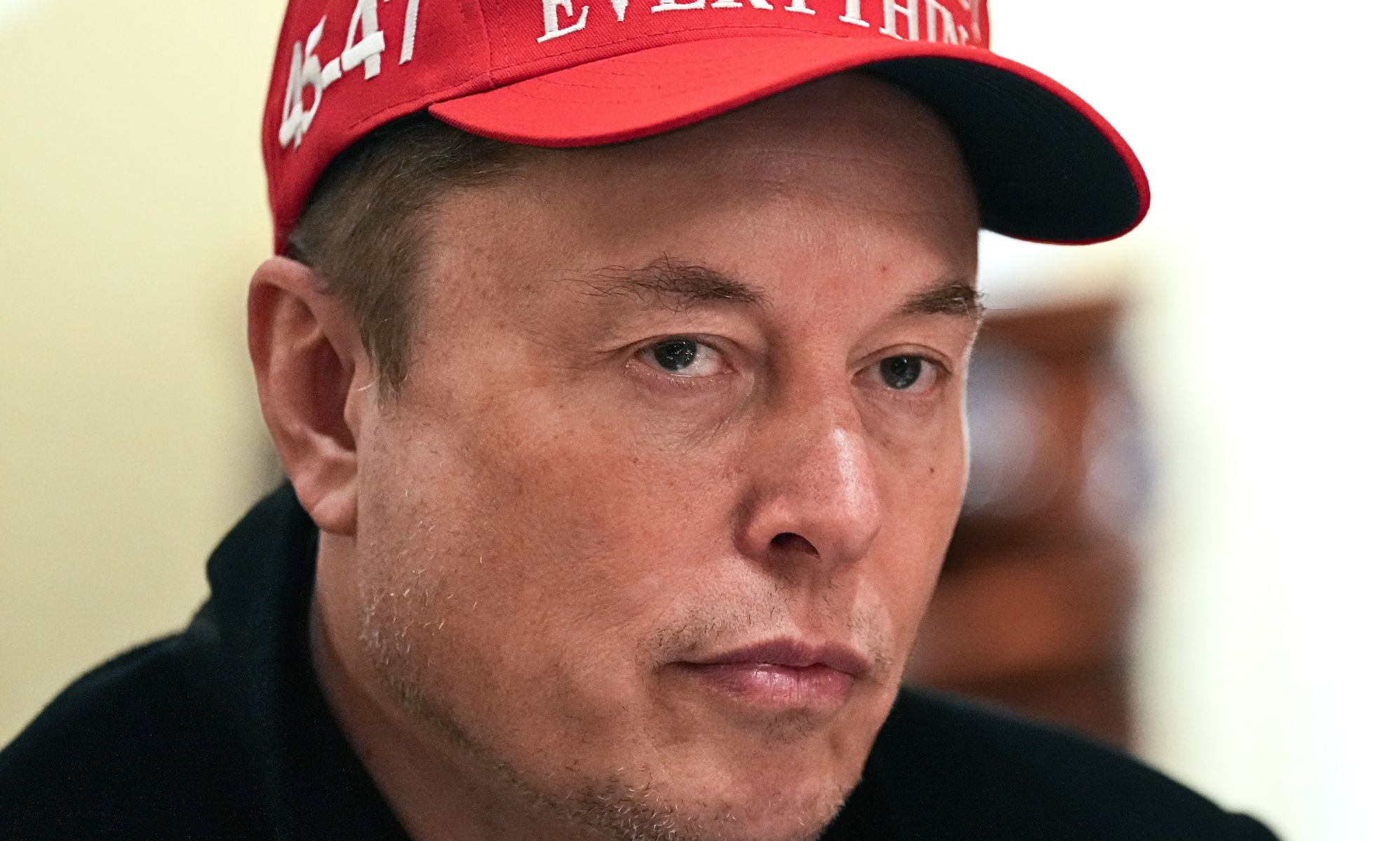 No, Grimes didn't tweet about pegging Elon - it was a fake post