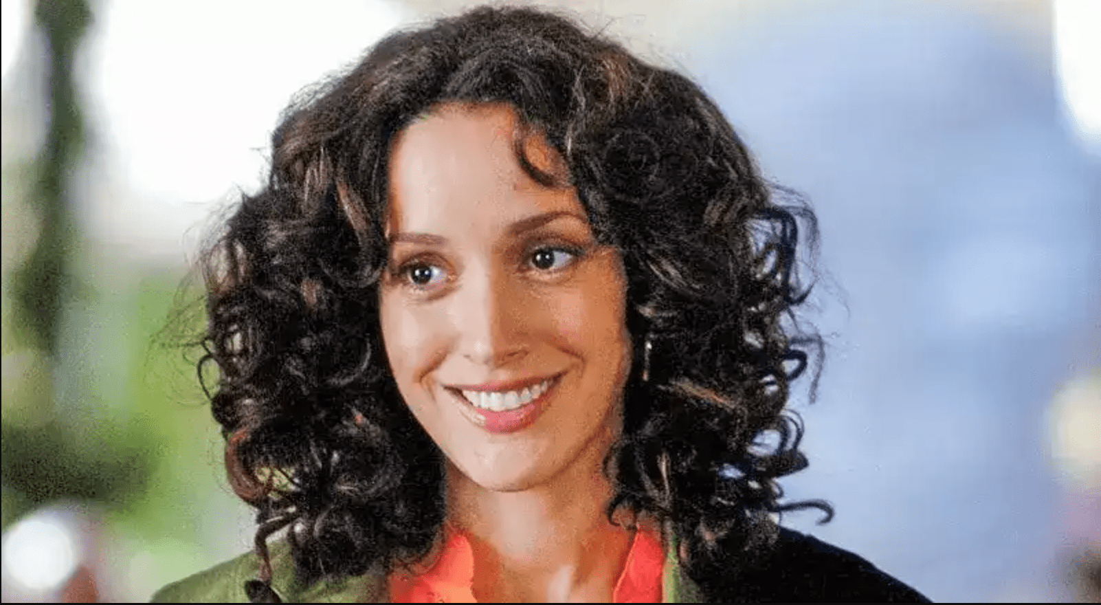 The L Word's Jennifer Beals flirts with Kelly Clarkson: 'I'm flustered'