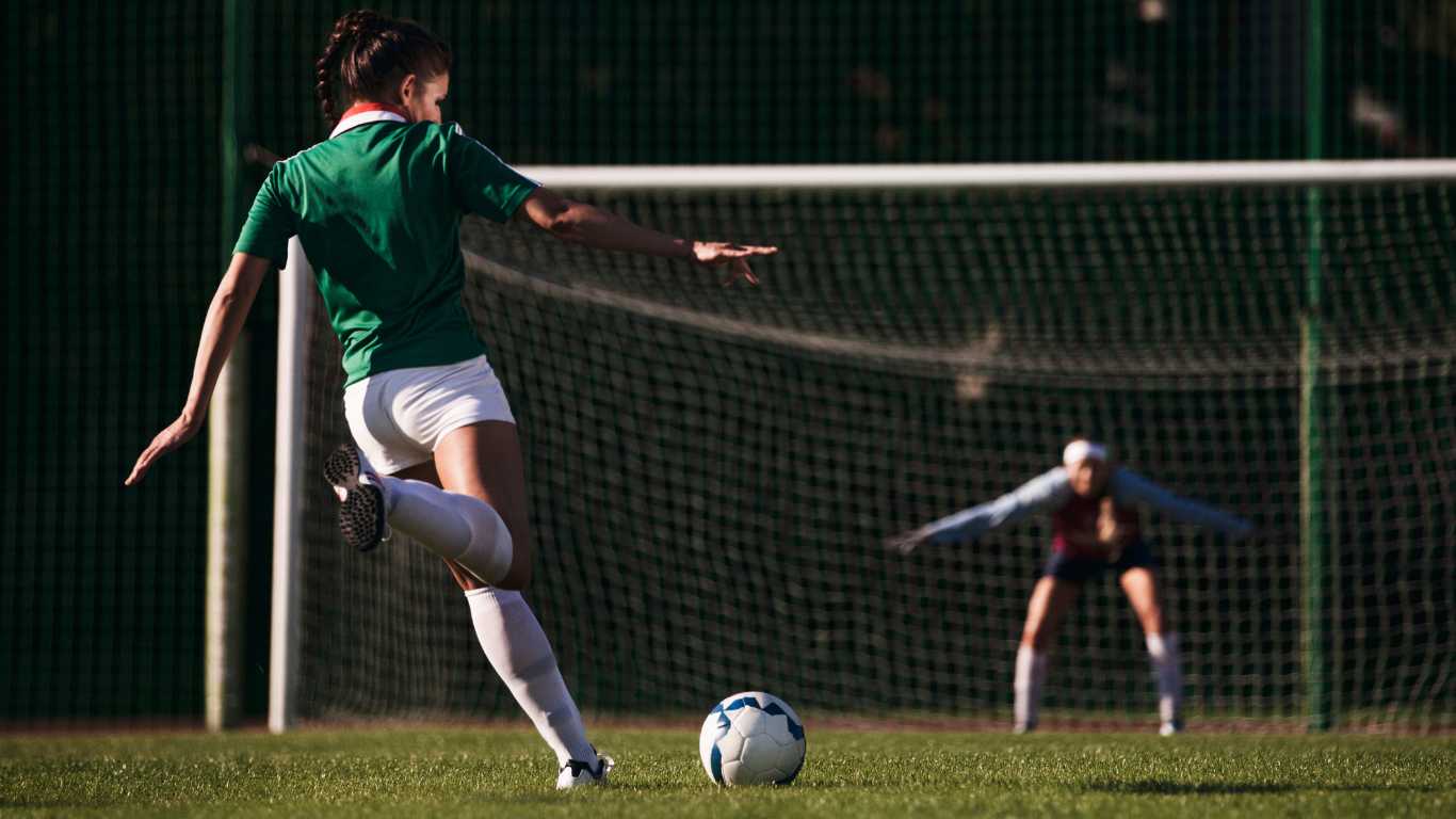 JoJo Siwa transforms in racy new photoshoot for Ladygunn