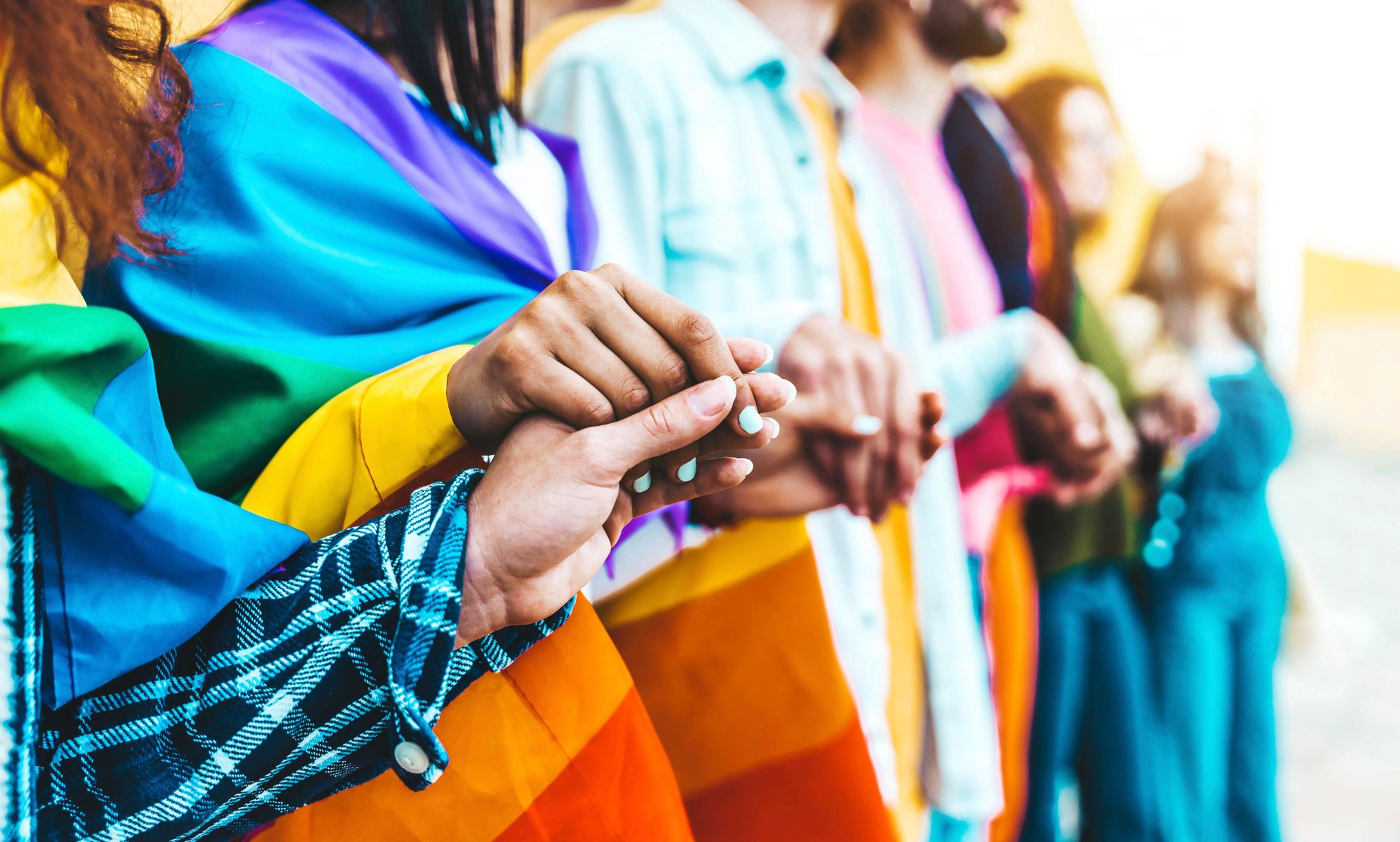 Reneé Rapp sends sapphics wild at AMAs with ‘Leave Me Alone’