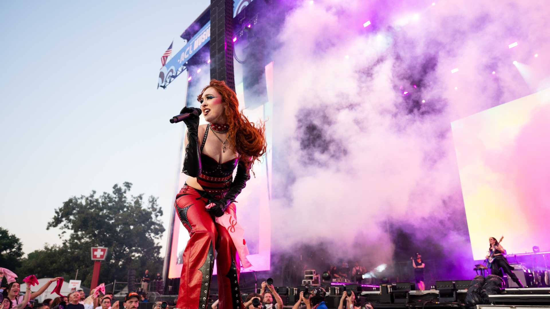 11 facts about LGBTQ singer Miley Cyrus you might not know