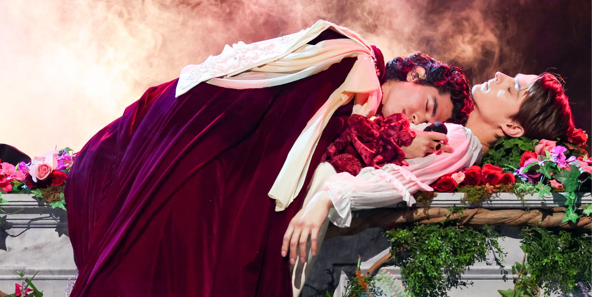 Conan Gray gives gay Romeo & Juliet performance at 2025 VMAs