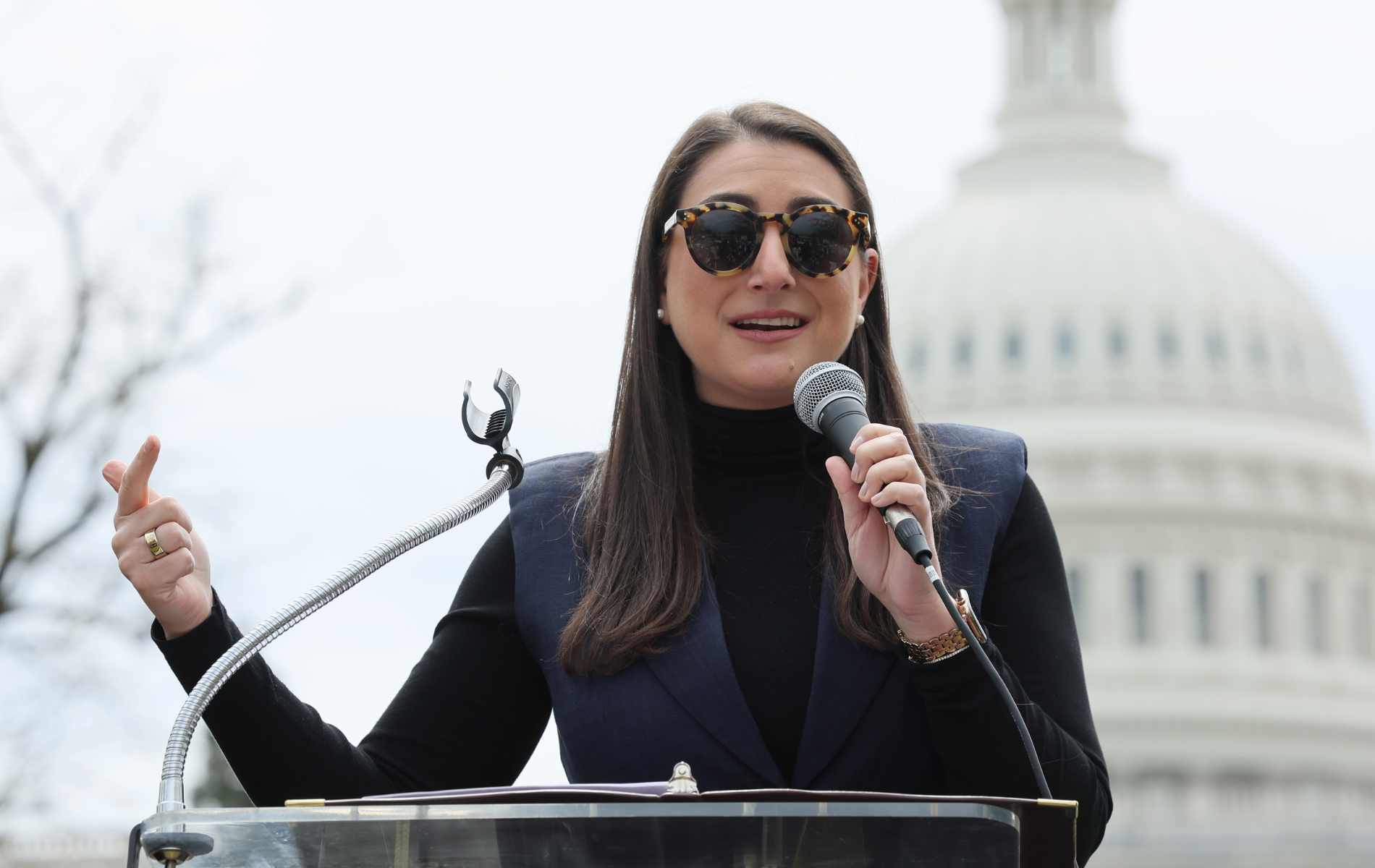 Rep. Sara Jacobs hilariously schools Republicans on pronoun use