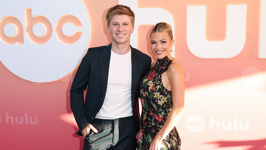 Robert Irwin has fans 'ugly crying' before DWTS finale
