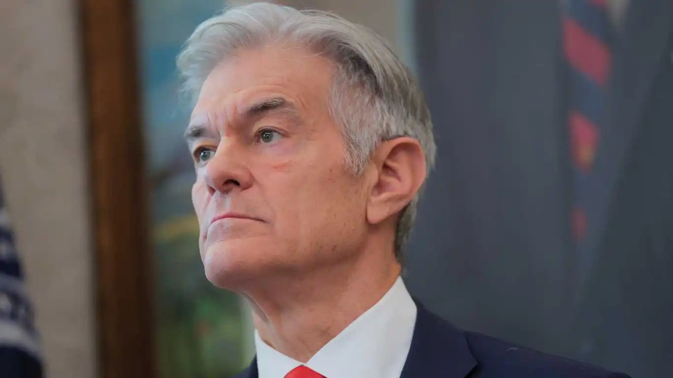 JADE tearfully thanks Little Mix as she makes BRIT Award history