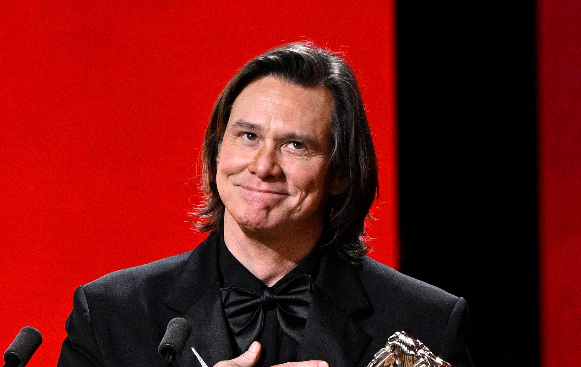 Alexis Stone claims to be Jim Carrey imposter after clone claims