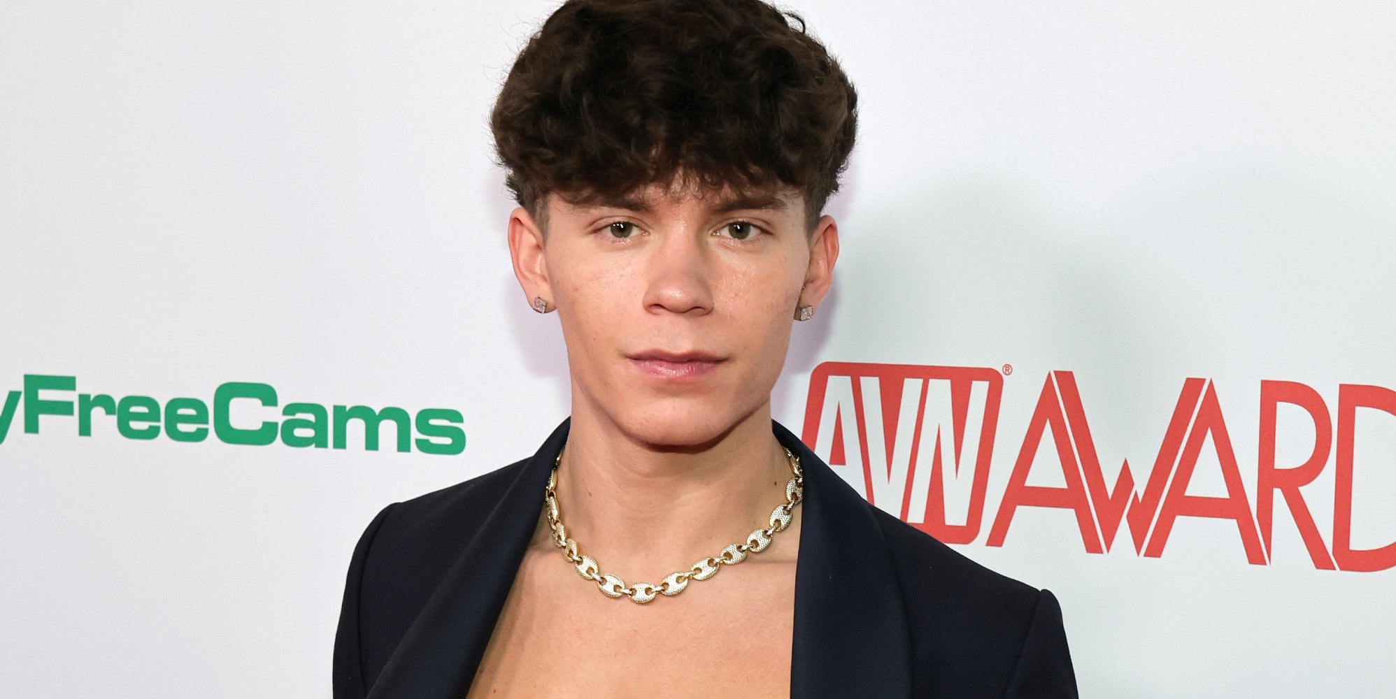 Gay adult star Drake Von arrested on domestic violence charges